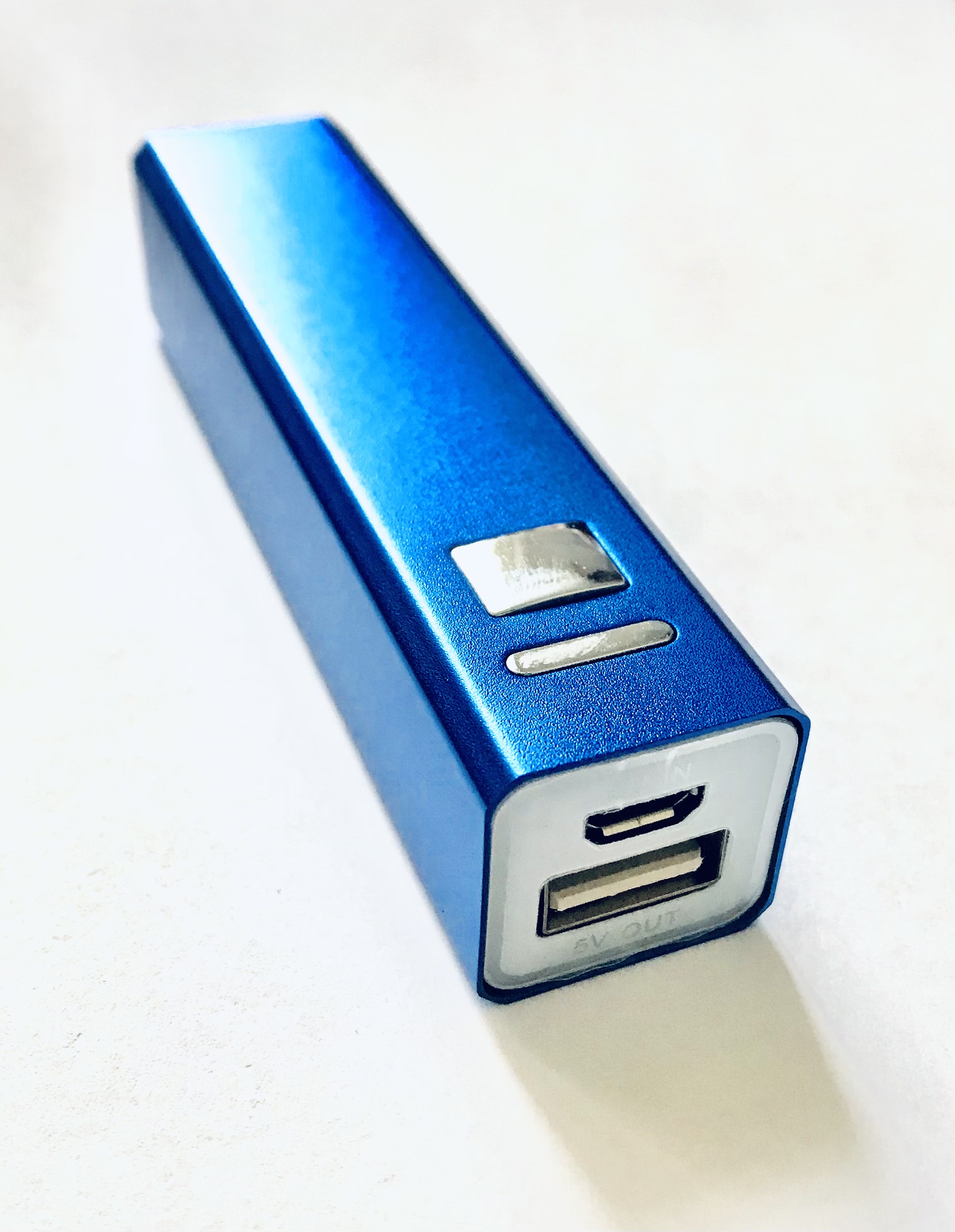 Powerbank fémből KÉK 2200 mAh - Powerbank - Gravír Áruház